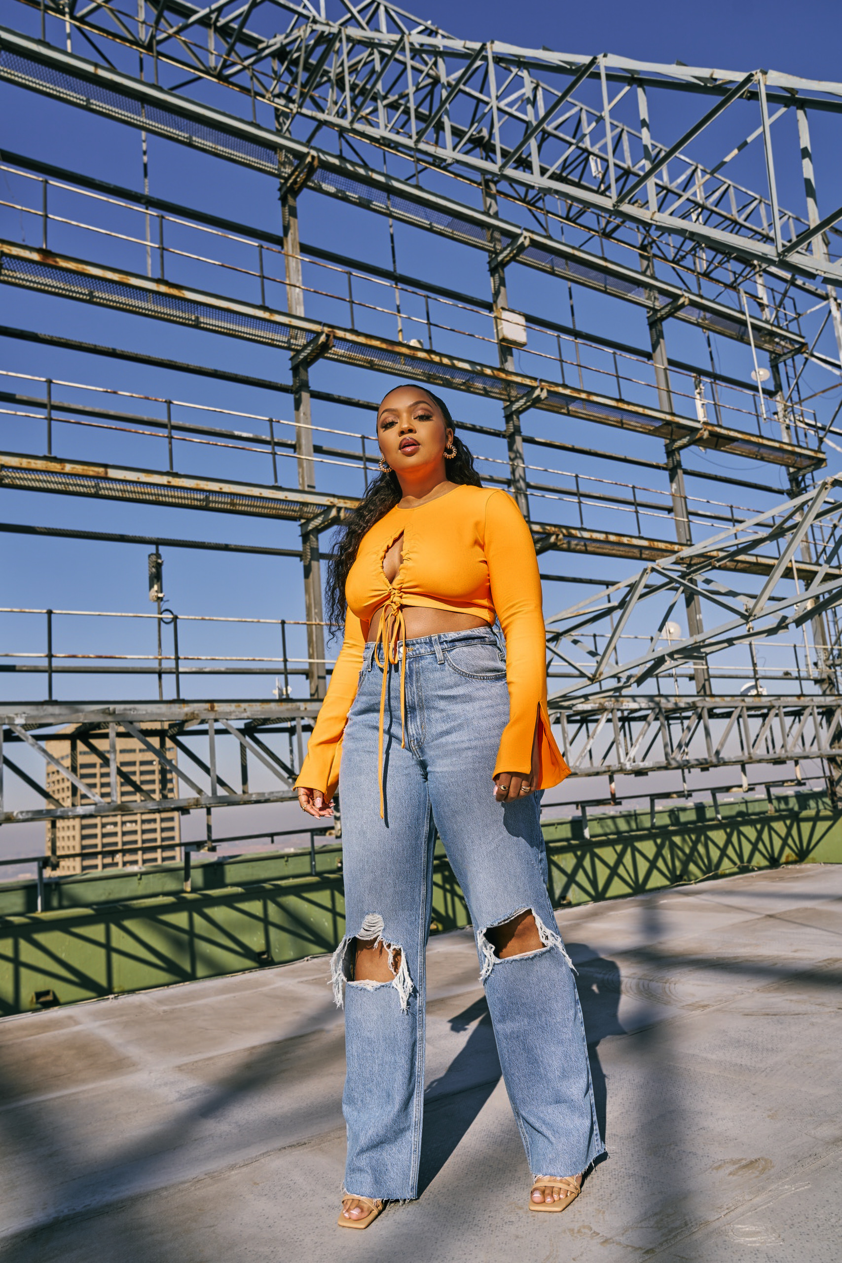 #OWNYOURCURVES WITH H&M’s NEW CURVY FIT DENIM STYLES DESIGNED FOR ALL ...